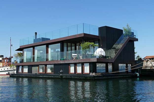 Floating Homes and Houseboats: What’s the Difference? | FLOHOM